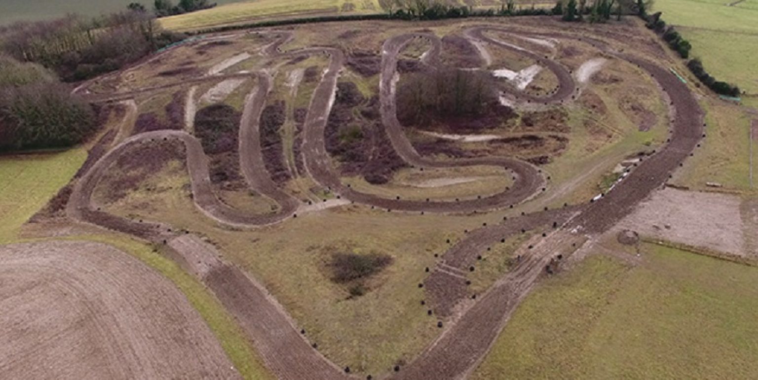 How to Draw a Dirt Bike Track - Dirt Bike Moto