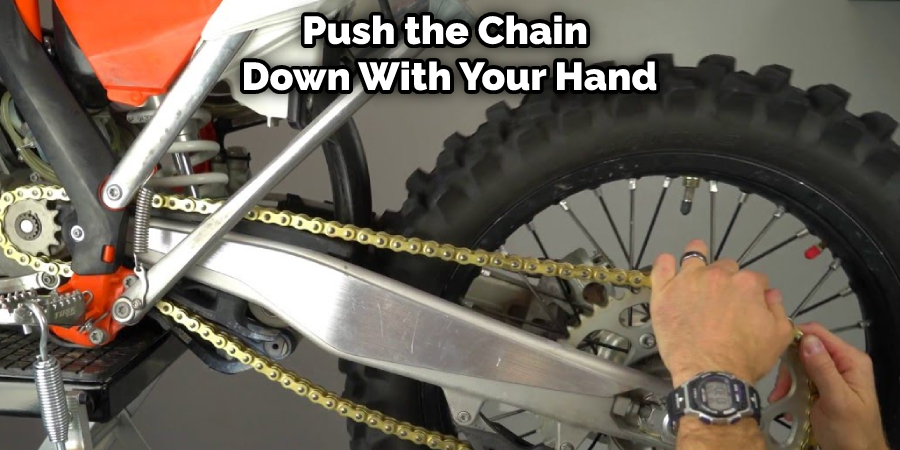 How to Tighten Chain on Dirt Bike - Dirt Bike Moto